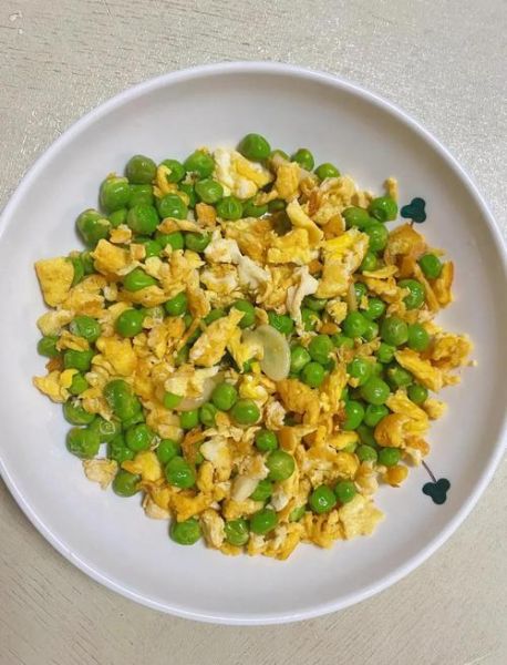 豌豆炒鸡蛋怎么做_豌豆炒鸡蛋需要焯水吗-第2张图片-山城妙识