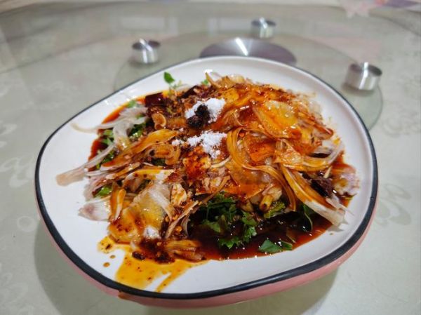 红油猪耳怎么做_红油猪耳热量高吗-第3张图片-山城妙识