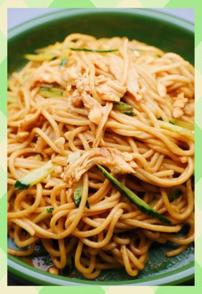 鸡丝热汤面怎么做_鸡丝热汤面需要哪些食材-第2张图片-山城妙识