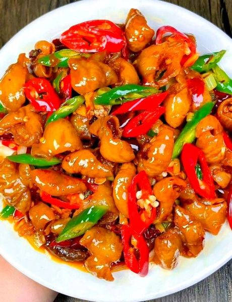 尖椒炒肥肠怎么做_肥肠去腥技巧-第1张图片-山城妙识 尖椒炒肥肠怎么做_肥肠去腥技巧-第1张图片-山城妙识