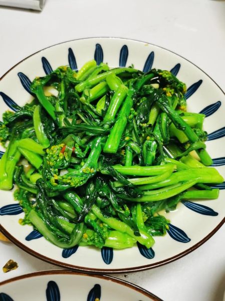 蒜蓉菜心是什么菜_蒜蓉菜心怎么做才好吃-第1张图片-山城妙识