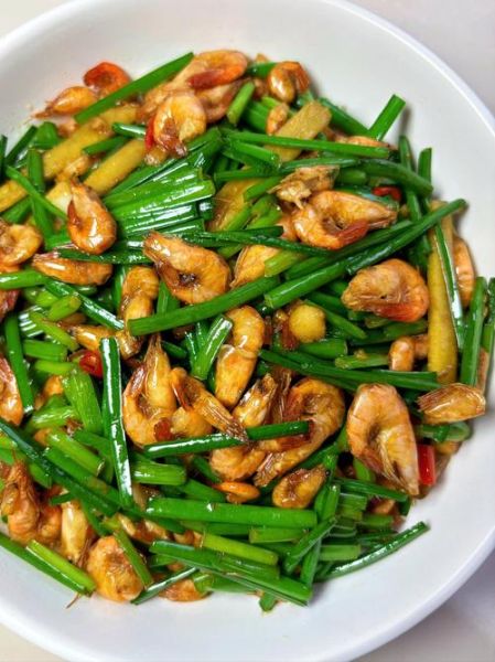 韭菜炒河虾怎么炒好吃_韭菜炒河虾用不用焯水-第1张图片-山城妙识 韭菜炒河虾怎么炒好吃_韭菜炒河虾用不用焯水-第1张图片-山城妙识