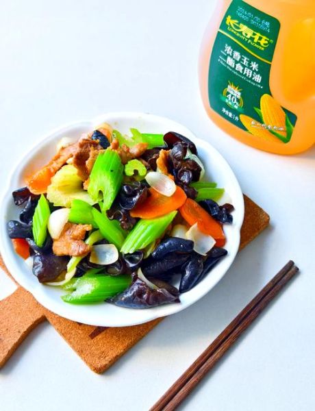 西芹炒肉片怎么炒才嫩_西芹炒肉片的家常做法-第1张图片-山城妙识 西芹炒肉片怎么炒才嫩_西芹炒肉片的家常做法-第1张图片-山城妙识