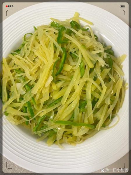 青椒土豆丝怎么做才脆_土豆丝要不要泡水-第3张图片-山城妙识