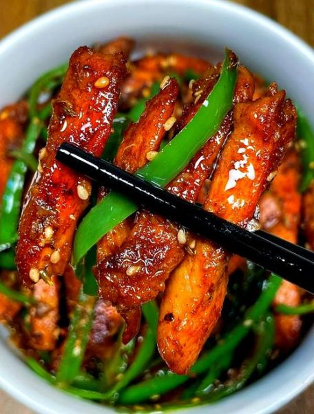 辣椒炒鸡胸肉怎么做_辣椒炒鸡胸肉热量高吗-第2张图片-山城妙识 辣椒炒鸡胸肉怎么做_辣椒炒鸡胸肉热量高吗-第2张图片-山城妙识