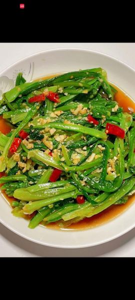 爆炒油麦菜的家常做法_油麦菜怎么炒才脆嫩-第1张图片-山城妙识