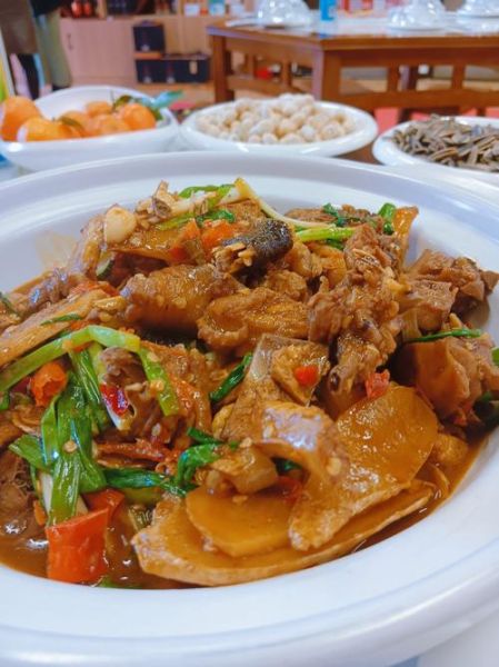 郴州烧鸡公哪家好吃_郴州烧鸡公做法步骤-第1张图片-山城妙识