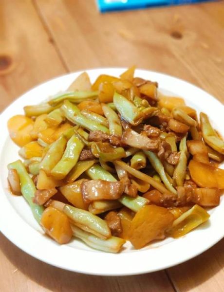 芸豆土豆炖肉怎么做_芸豆土豆炖肉用高压锅还是慢炖-第1张图片-山城妙识