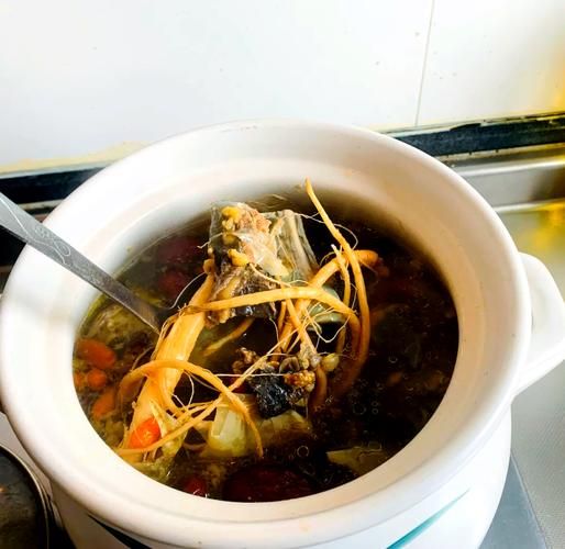 水鱼汤用什么材料煲最好_水鱼汤的经典配方-第3张图片-山城妙识