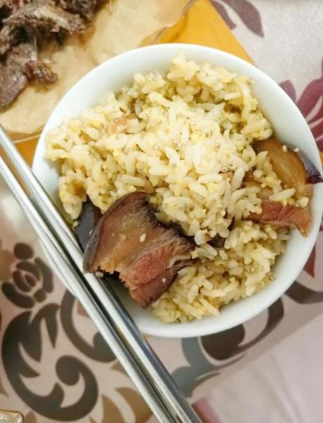 腊肉怎么做好吃_腊肉蒸饭的做法-第1张图片-山城妙识