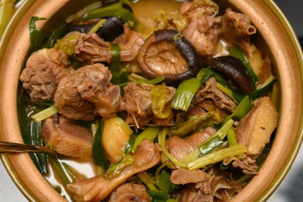 鸡肉和什么一起炖最补_鸡肉不能和什么一起吃-第2张图片-山城妙识 鸡肉和什么一起炖最补_鸡肉不能和什么一起吃-第2张图片-山城妙识