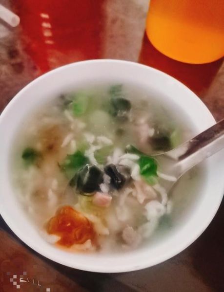 广东皮蛋瘦肉粥怎么熬才绵滑_皮蛋瘦肉粥不腥的秘诀-第3张图片-山城妙识