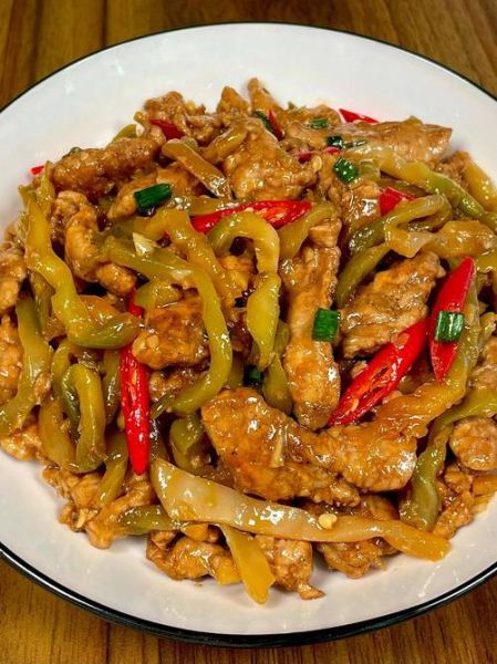 肉丝榨菜怎么炒好吃_榨菜炒肉丝的秘诀-第3张图片-山城妙识