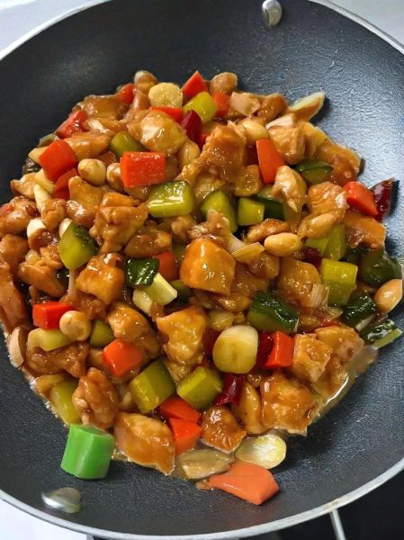 宫保鸡丁怎么炒好吃又嫩_宫保鸡丁嫩滑秘诀-第1张图片-山城妙识