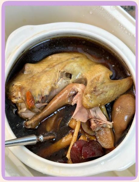 乳鸽炖汤的做法_乳鸽炖汤的功效与禁忌-第1张图片-山城妙识