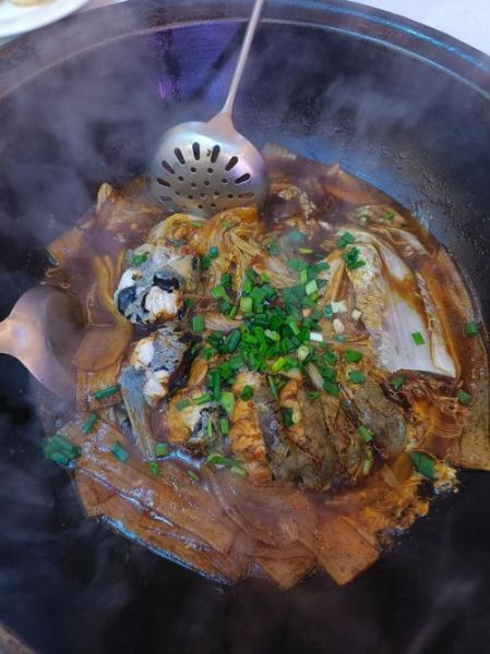 铁锅炖鱼用什么鱼最好吃_铁锅炖鱼选鱼技巧-第1张图片-山城妙识