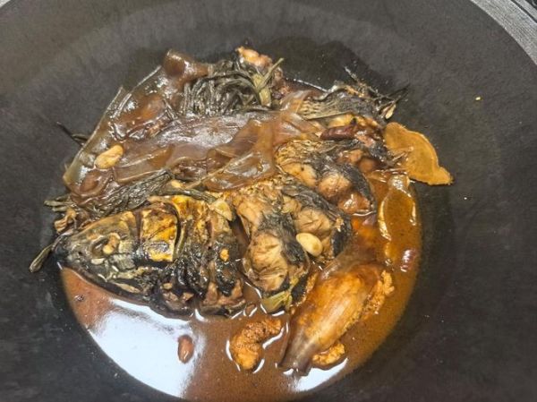 炖鱼怎么做好吃又简单_家常炖鱼的做法步骤-第2张图片-山城妙识