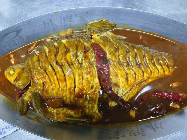 炖鱼怎么做好吃又简单_家常炖鱼的做法步骤-第3张图片-山城妙识