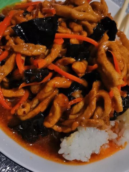 鱼香肉丝盖饭热量_减肥能吃吗-第2张图片-山城妙识