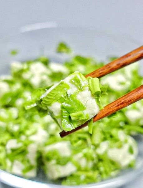 香椿豆腐凉拌怎么做_香椿豆腐凉拌要不要焯水-第2张图片-山城妙识 香椿豆腐凉拌怎么做_香椿豆腐凉拌要不要焯水-第2张图片-山城妙识