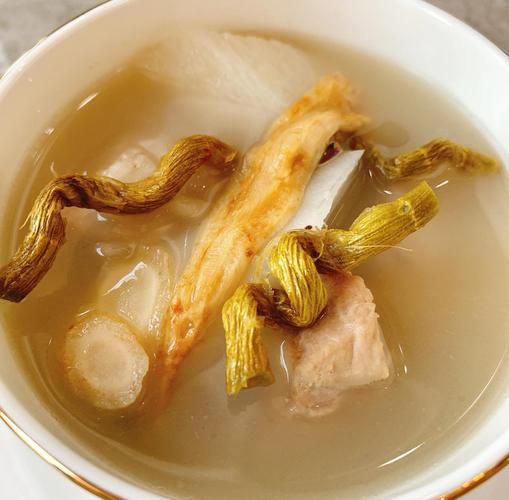 冬季煲什么汤降火_冬天喝什么汤去火最好-第1张图片-山城妙识 冬季煲什么汤降火_冬天喝什么汤去火最好-第1张图片-山城妙识