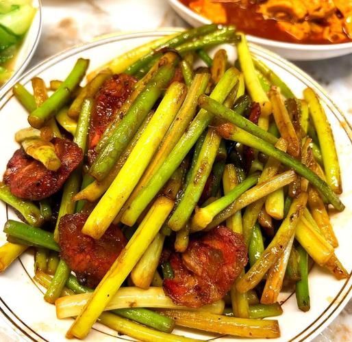 香肠搭配哪些菜好吃_香肠炒菜经典做法-第2张图片-山城妙识