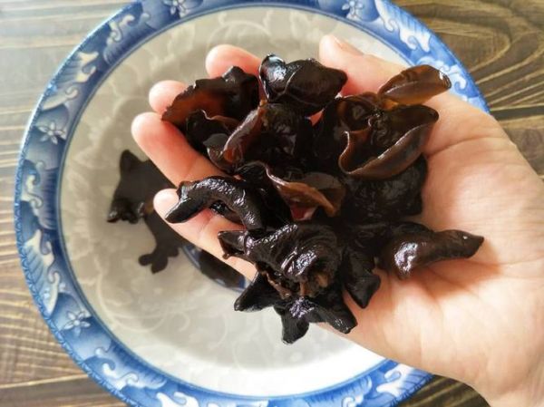 木耳泡久了有毒吗_木耳泡发多久安全-第2张图片-山城妙识