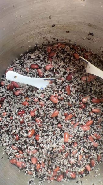 肉粽子的糯米怎么腌_糯米腌制多久入味-第1张图片-山城妙识