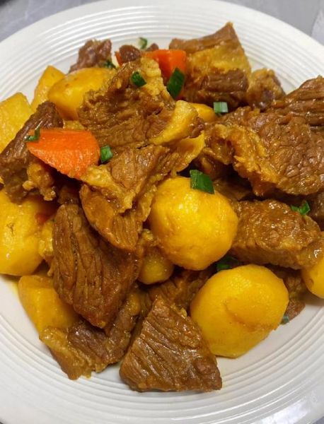 土豆炖牛肉怎么做才软烂_土豆炖牛肉用高压锅还是砂锅-第3张图片-山城妙识