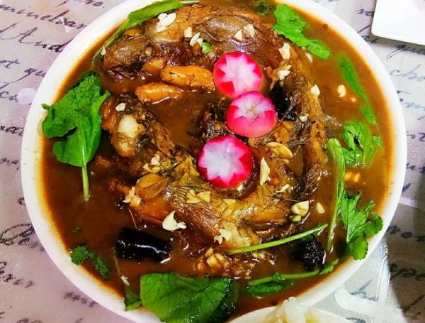 酱炖鲶鱼怎么做_酱炖鲶鱼最正宗的做法-第3张图片-山城妙识