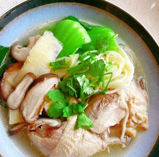 鸡汤面条放什么菜好吃_鸡汤面加什么蔬菜最香-第2张图片-山城妙识 鸡汤面条放什么菜好吃_鸡汤面加什么蔬菜最香-第2张图片-山城妙识