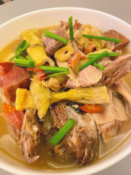 高压锅笋干老鸭煲怎么做_笋干老鸭煲高压锅多久-第1张图片-山城妙识 高压锅笋干老鸭煲怎么做_笋干老鸭煲高压锅多久-第1张图片-山城妙识