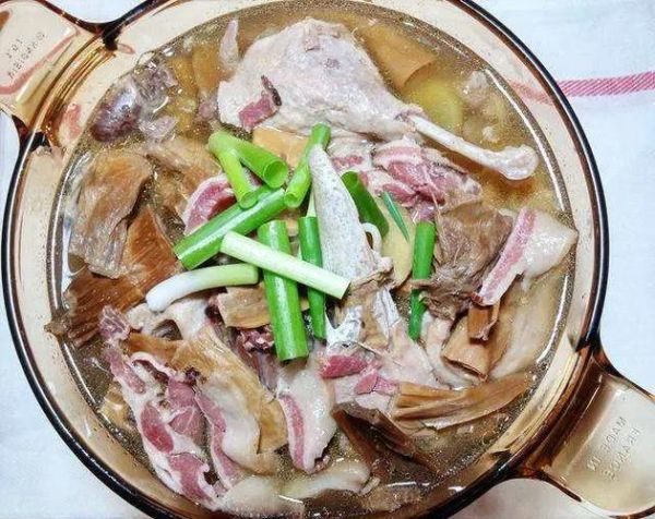 高压锅笋干老鸭煲怎么做_笋干老鸭煲高压锅多久-第2张图片-山城妙识 高压锅笋干老鸭煲怎么做_笋干老鸭煲高压锅多久-第2张图片-山城妙识