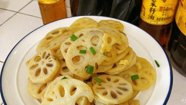 清炒莲藕片怎么做不黑_清炒莲藕片用焯水吗-第3张图片-山城妙识