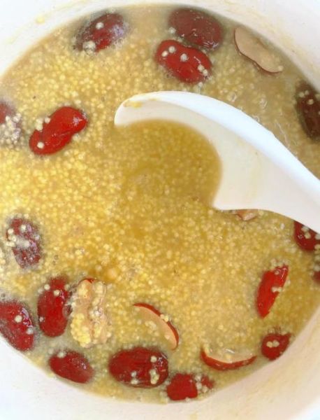 红枣小米粥怎么做_红枣小米粥要煮多久-第1张图片-山城妙识