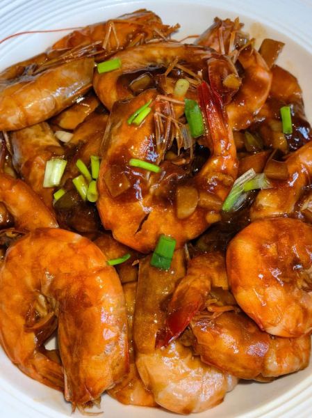 红烧对虾怎么做才鲜嫩入味_家常红烧对虾做法大全-第1张图片-山城妙识