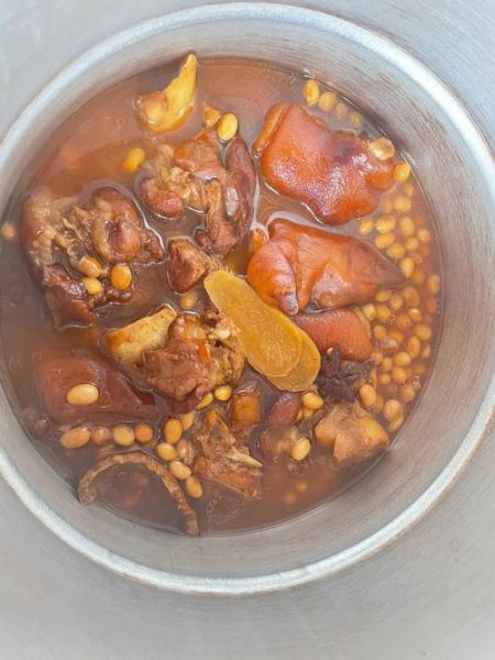 黄豆炖猪蹄高压锅多久_黄豆炖猪蹄高压锅做法-第3张图片-山城妙识