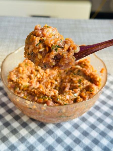 牛肉饺子配什么菜_牛肉饺子搭配什么蔬菜-第1张图片-山城妙识