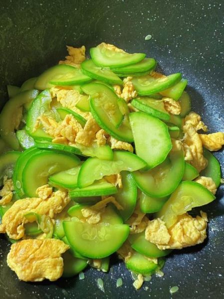 蒲瓜炒蛋怎么做_蒲瓜炒蛋要不要焯水-第2张图片-山城妙识 蒲瓜炒蛋怎么做_蒲瓜炒蛋要不要焯水-第2张图片-山城妙识