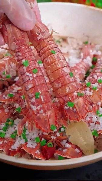 皮皮虾肉怎么做好吃_家常清蒸皮皮虾肉做法-第1张图片-山城妙识