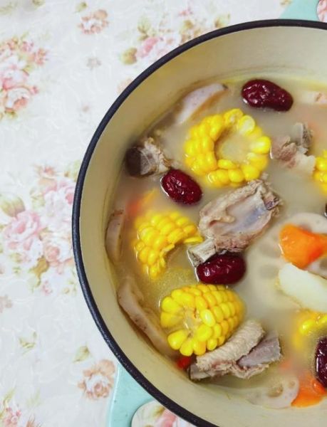 玉米莲藕排骨汤的做法_玉米莲藕排骨汤的功效-第2张图片-山城妙识