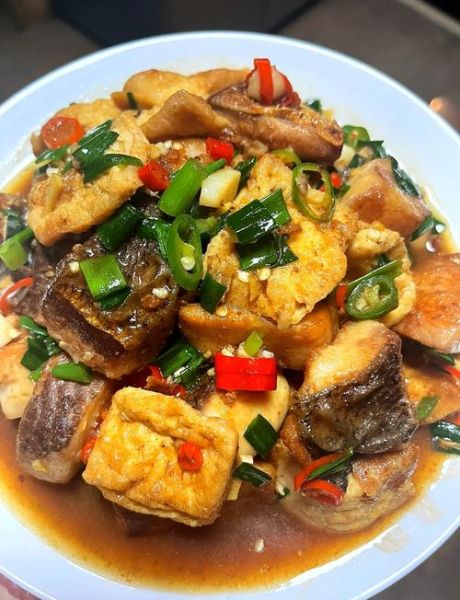 豆腐和鱼怎么做好吃_家常豆腐炖鱼做法-第1张图片-山城妙识