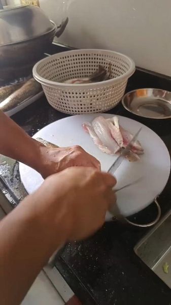 怎么切鱼片图解_鱼片怎么切才不散-第2张图片-山城妙识