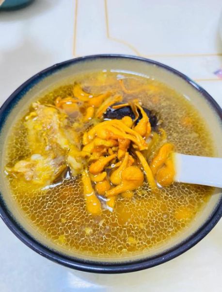 花胶排骨汤的做法_花胶排骨汤的功效与禁忌-第1张图片-山城妙识