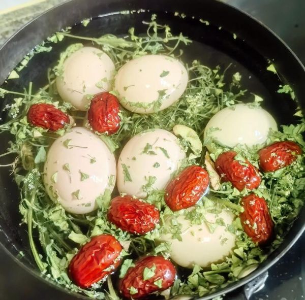 荠菜花煮鸡蛋要放盐吗_荠菜花煮鸡蛋的正确做法-第1张图片-山城妙识