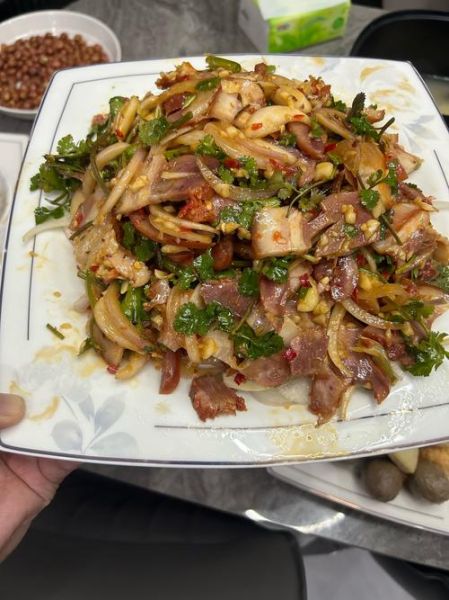 猪头肉怎么凉拌好吃_猪头肉凉拌做法大全-第2张图片-山城妙识