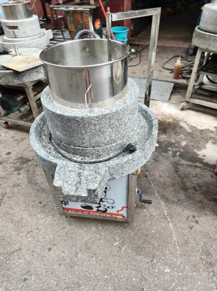 石磨肠粉机多少钱一台_家用商用价格差多少-第2张图片-山城妙识