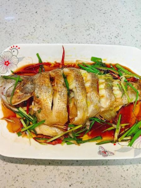 鲈鱼怎么清蒸不腥_鲈鱼做法大全图解-第2张图片-山城妙识 鲈鱼怎么清蒸不腥_鲈鱼做法大全图解-第2张图片-山城妙识