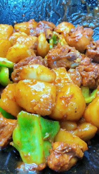 鸡腿土豆怎么做好吃_鸡腿炖土豆的做法步骤-第2张图片-山城妙识