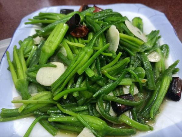 云南十大经典名菜有哪些_云南名菜做法大全-第1张图片-山城妙识 云南十大经典名菜有哪些_云南名菜做法大全-第1张图片-山城妙识